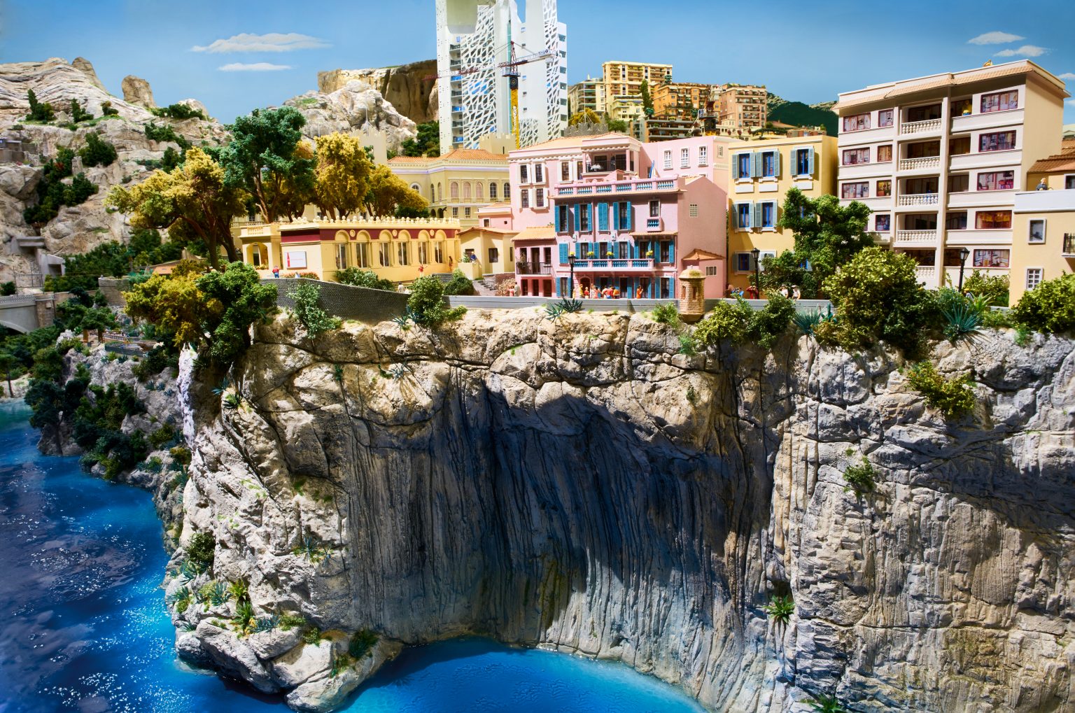 Monaco: Fürst Albert II und Fürstin Charlène eröffnen neuen Abschnitt ...