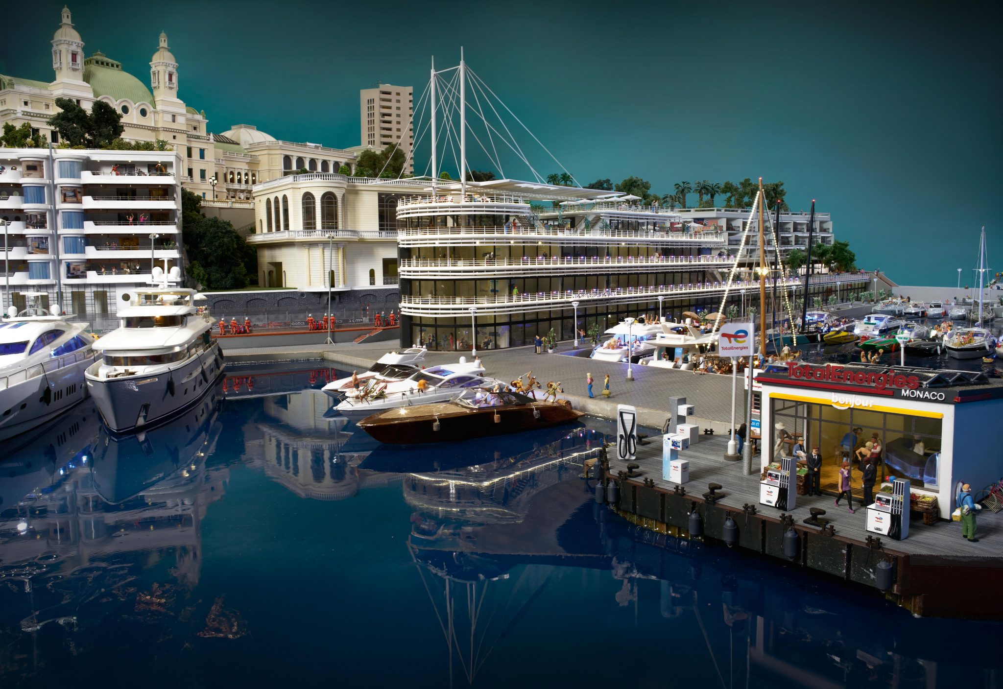 monaco-montecarlo-jachtclub-pl-schildneu | Miniatur Wunderland